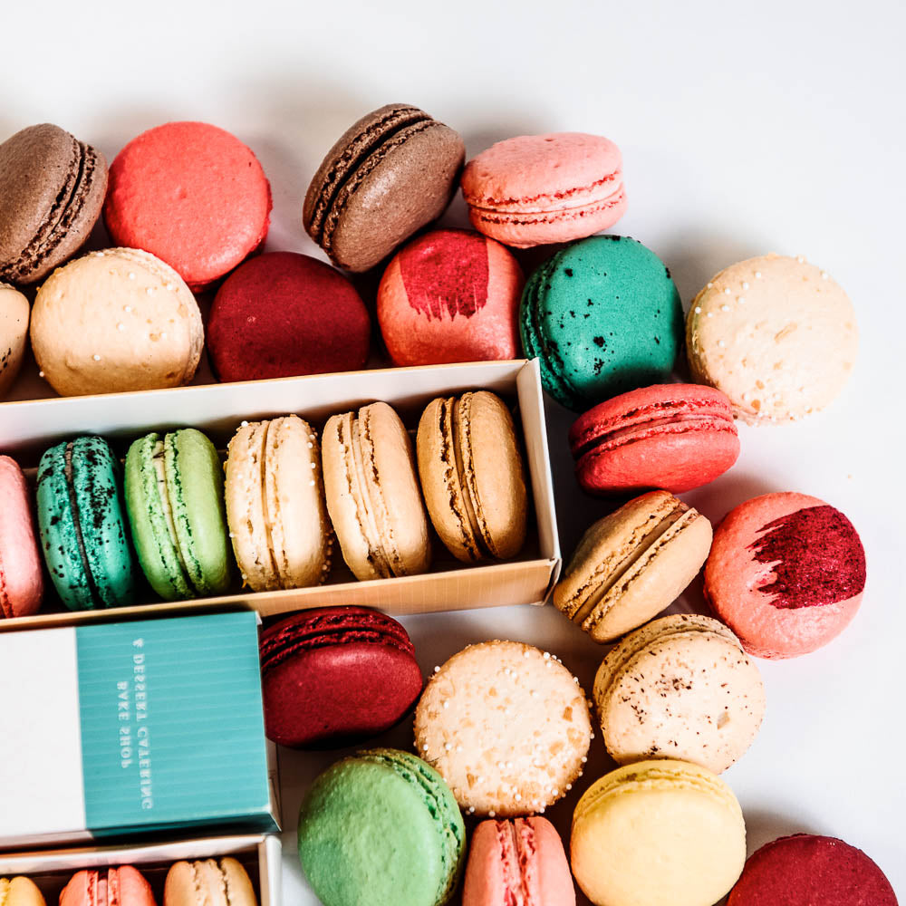 French Macaron Assortment – Cocoa & Fig